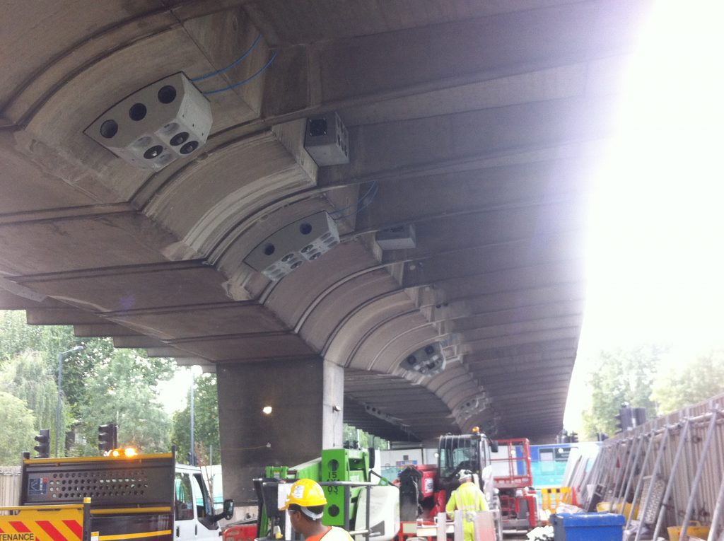 La GTM France HTSR bars Hammersmith bridge in London 2014 - GTM France SAS