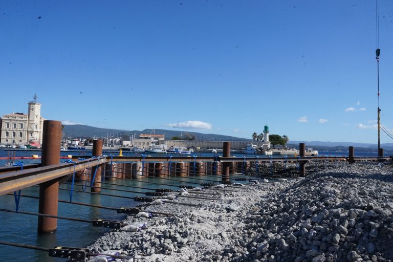 Boat lift at the shipyards of La Ciotat France - GTM France SAS